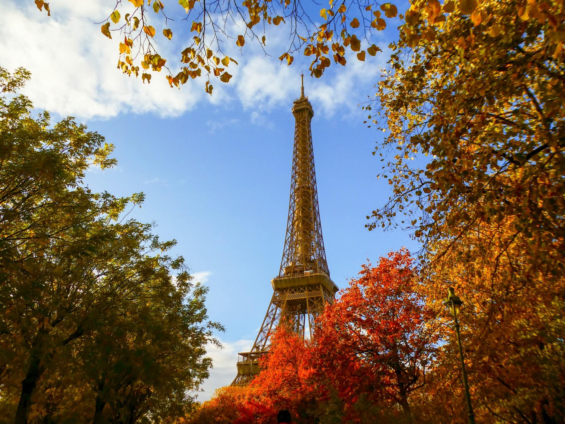 Paris in October 2025: golden autumn - Voyage10.com